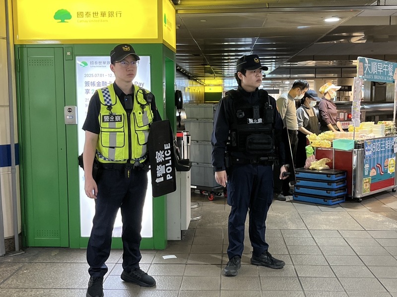 Pria Mengamuk di Stasiun MRT Beimen, Penumpang Lainnya Panik dan Lari ...
