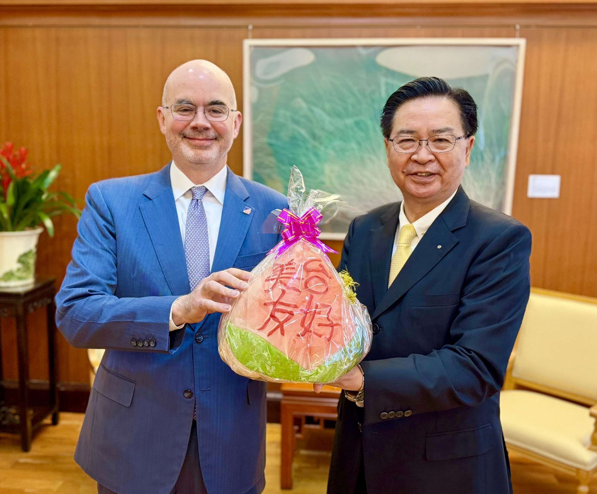 Hadiah Direktur AIT Greene untuk Joseph Wu, Persik Panjang Umur Sebagai ...